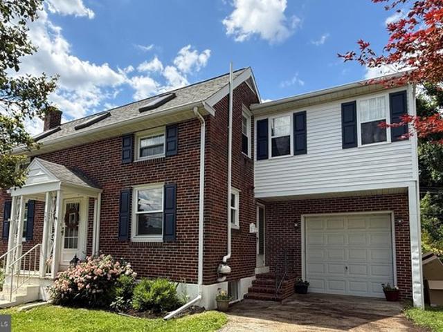 703 W 4th Ave, Parkesburg, PA 19365