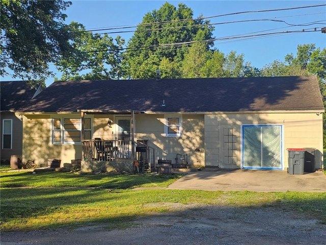 703 W Benton St, Windsor, MO 65360