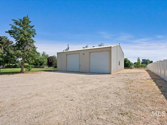 703 W Dooley Ln