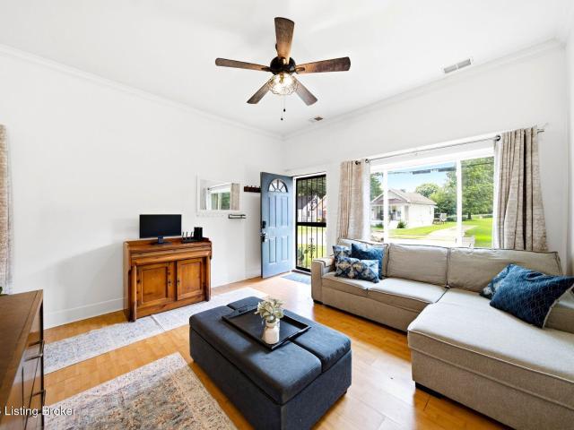 703 W Evelyn Ave
