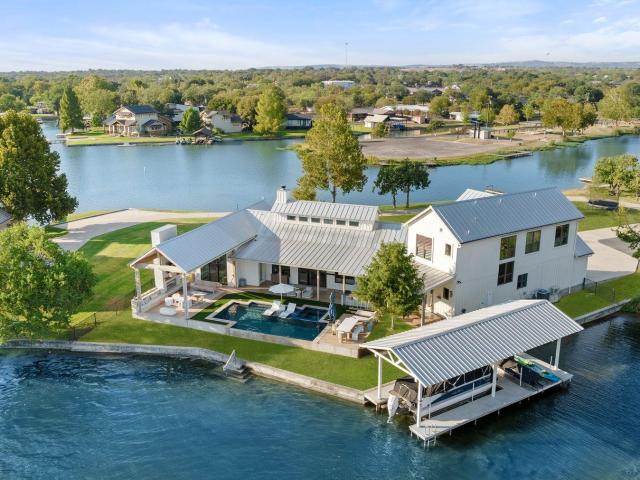703 Woodland Hills Dr
