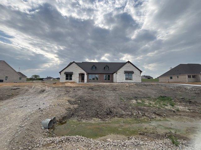 703 Water Side Dr, Van Alstyne, TX 75495