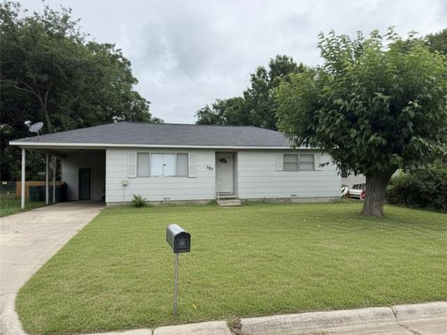 703 Walter Rd, Gainesville, TX 76240