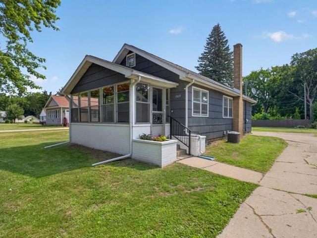 703 Winifred St, Jackson, MI 49202