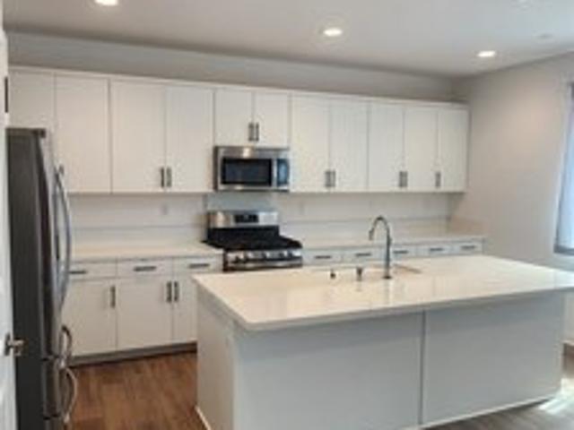 7044 Mallow Dr Unit 4, Fontana, CA 92336
