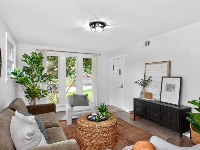7044 Bonnavent Dr