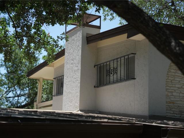 7044 Comanche Trail, Austin, TX 78732 | MLS #29155