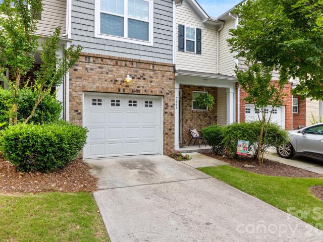 7044 Woodsbay Lane
