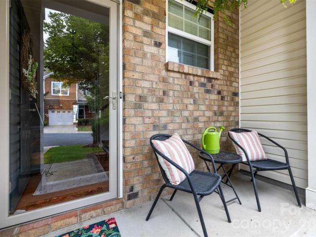 7044 Woodsbay Lane