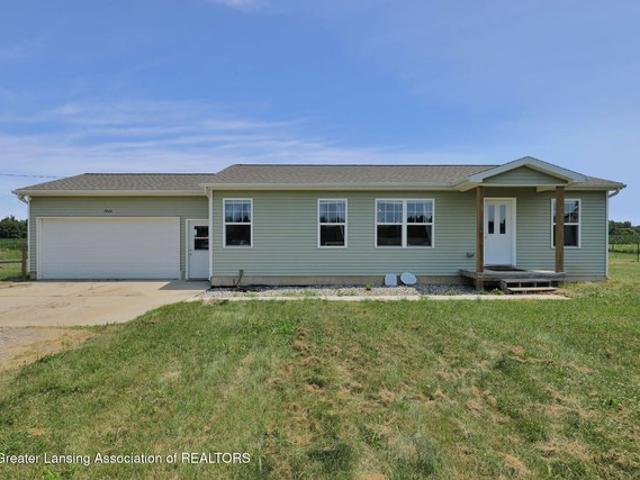 7045 Peck Rd, Eaton Rapids, MI 48827