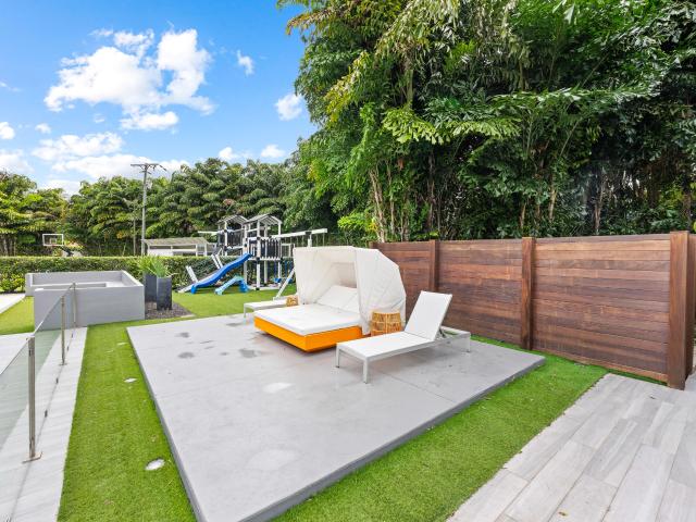 7047 San Sebastian Cir, Boca Raton, FL 33433 | MLS #R11075