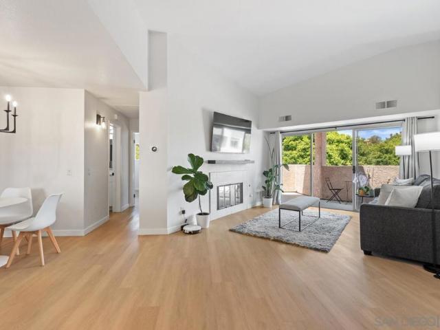 7048 Camino Degrazia 237