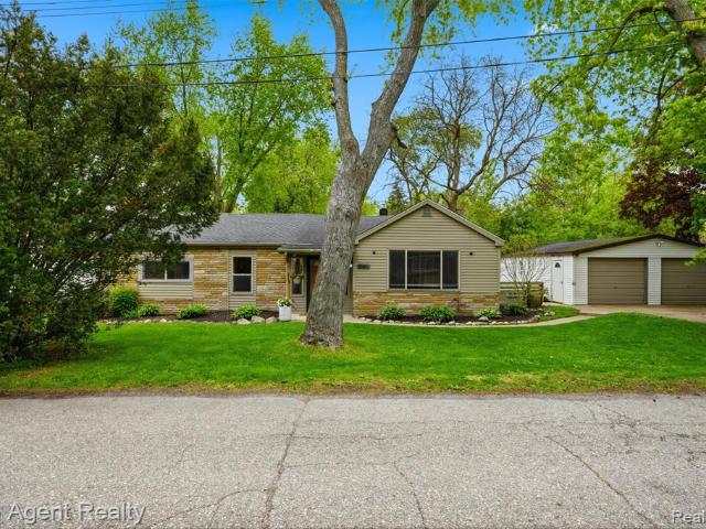 7048 Lapham