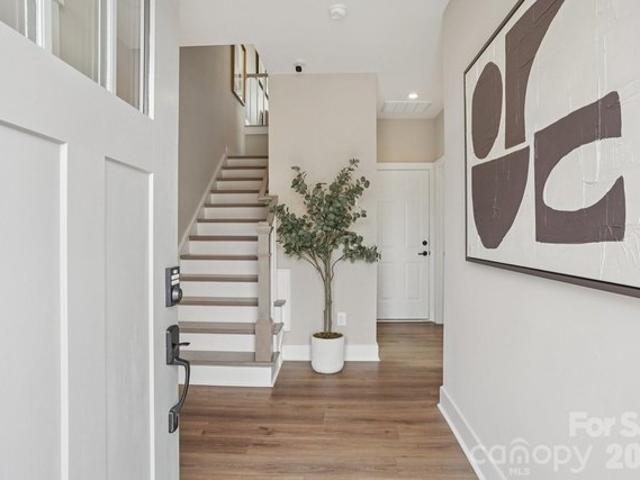 7048 Westrow Ave, Charlotte, NC 28278