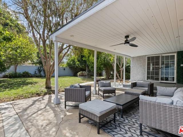 7048 Zelzah Ave, Los Angeles, CA 91335
