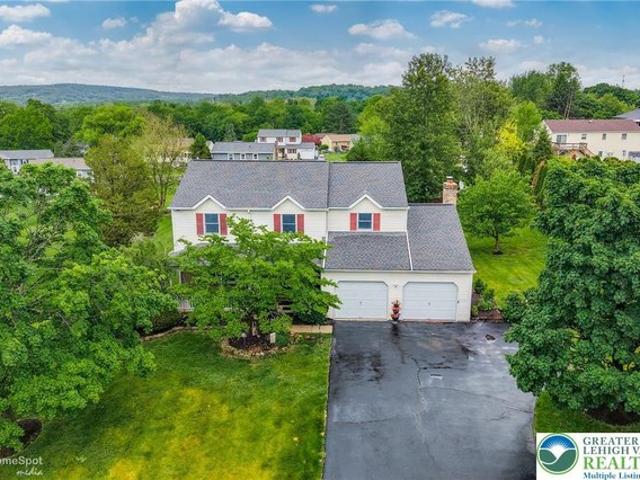 7049 Carriage Dr, Upper Saucon Township, PA 18036