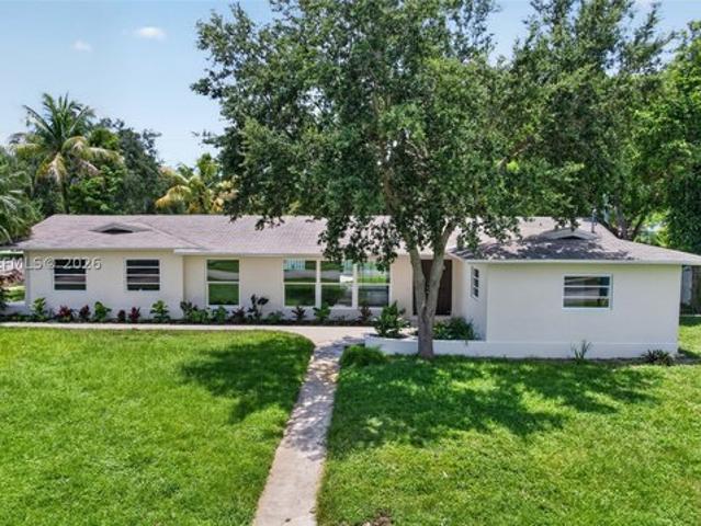 7040 NW 8th Ct, Plantation, FL 33317