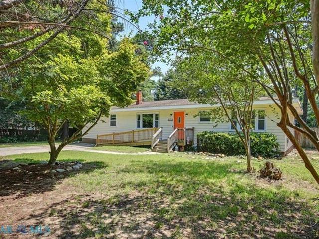 7042 East View Rd, Hayes, VA 23072