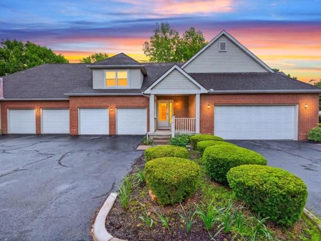 7042 Greensview Village Dr, Canal Winchester, OH 43110