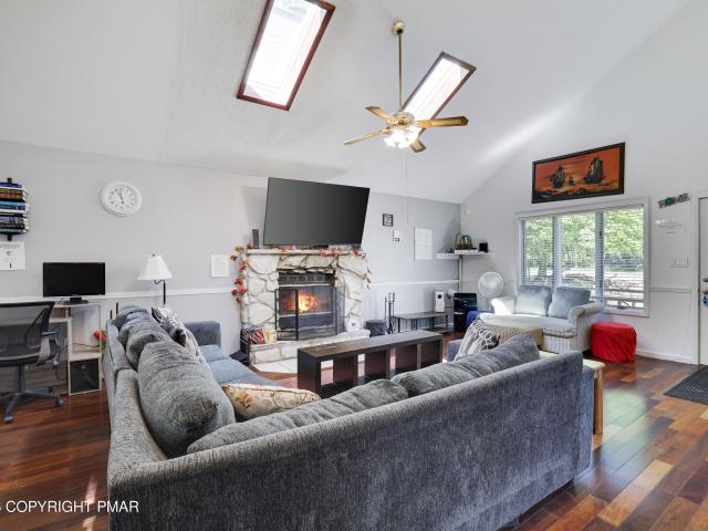 7042 Vista Drive