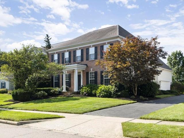 7043 Cunningham Dr, New Albany, OH 43054