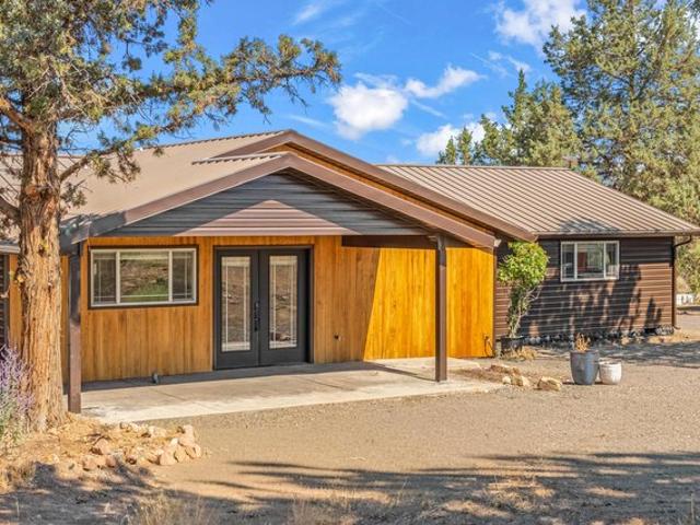 7043 SW Highland Dr, Powell Butte, OR 97753