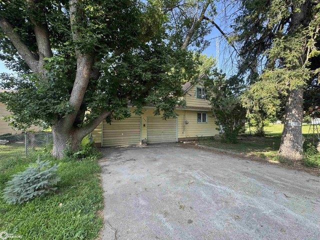 704 3rd Ave, Livermore, IA 50558