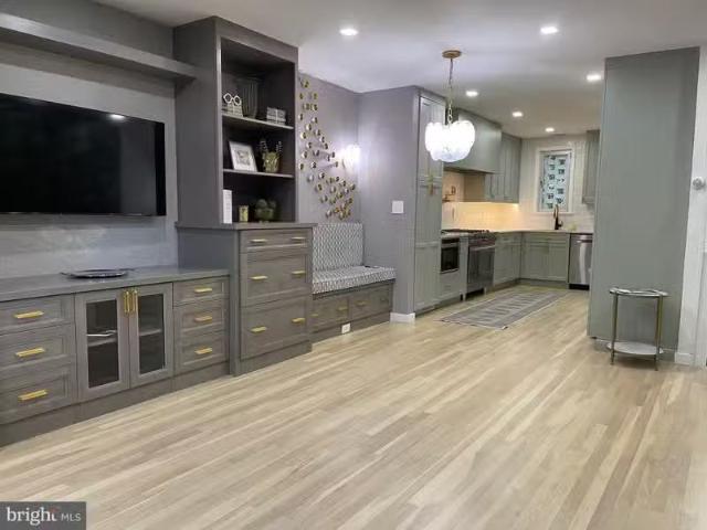 704 3rd St SW, Unit 121, Washington, DC 20024 MLS #DCDC2222280