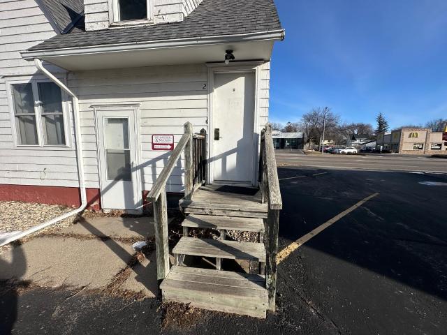 704 1st St S, Unit 2, Willmar, MN 56201 | MLS #7040 | Compass