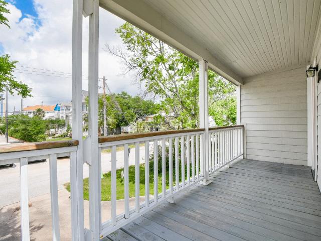 704 6th Street