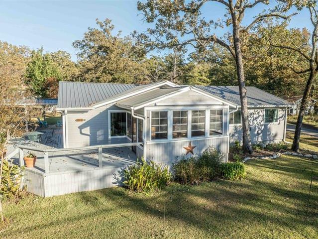 704 Callender Lake Dr, Murchison, TX 75778