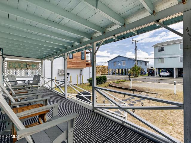 704 Carolina Beach Avenue S