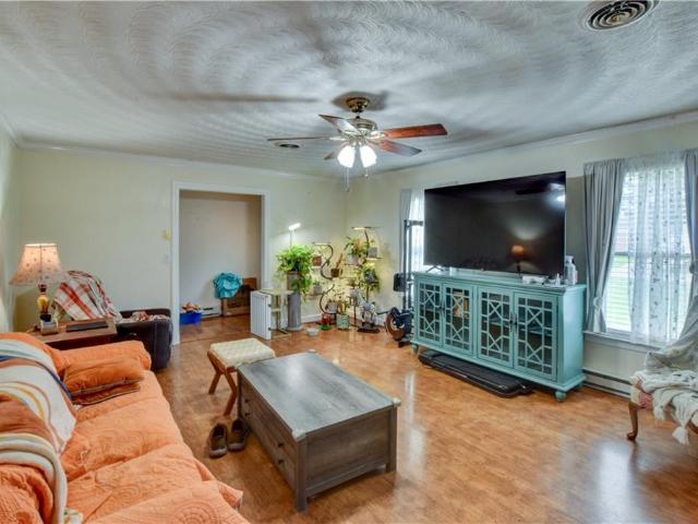 704 Chaucer CT