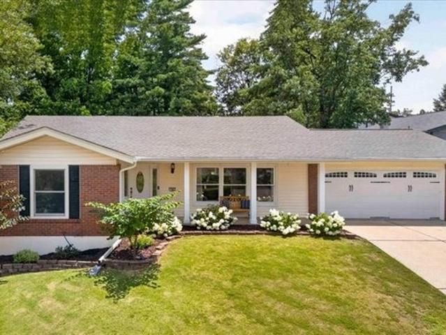 704 Clayworth Dr, Ballwin, MO 63011