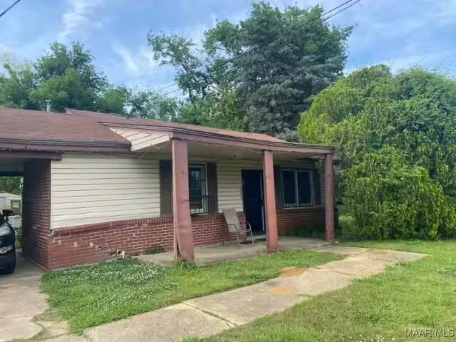 704 CLOVER HILL DR, MONTGOMERY, AL 36105 Single Family Residen.
