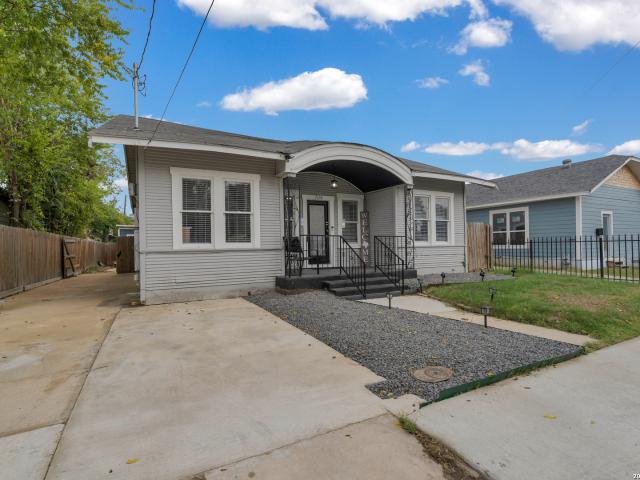 704 Cuney Way, San Antonio, TX 78210 | MLS #1958 | Compass