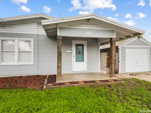 704 Curtiss Ave