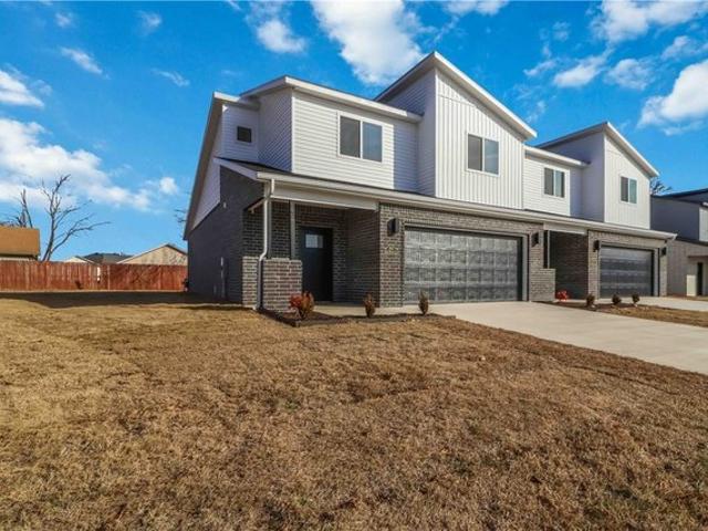 704 and 706 Sun Meadows Loop, Centerton, AR 72719