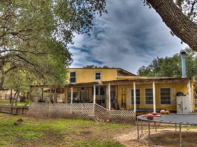 704 Alex Auld Dr, Leakey, TX 78873