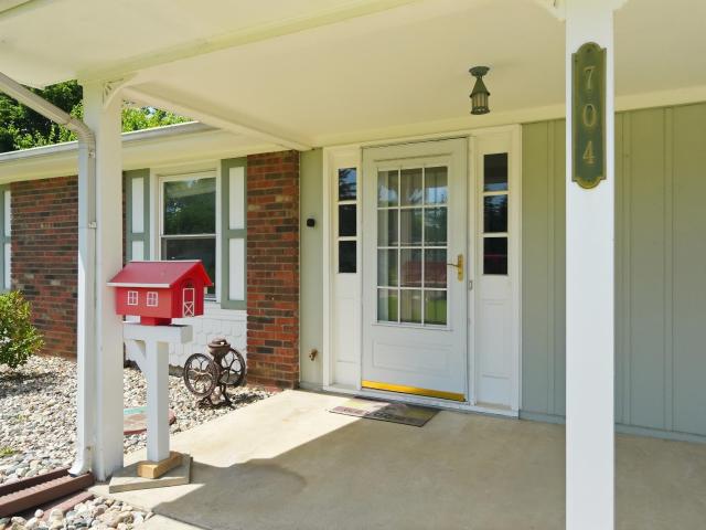 704 Brentwood Circle