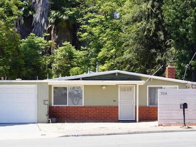 704 Galopago St, Spring Valley, CA 91977