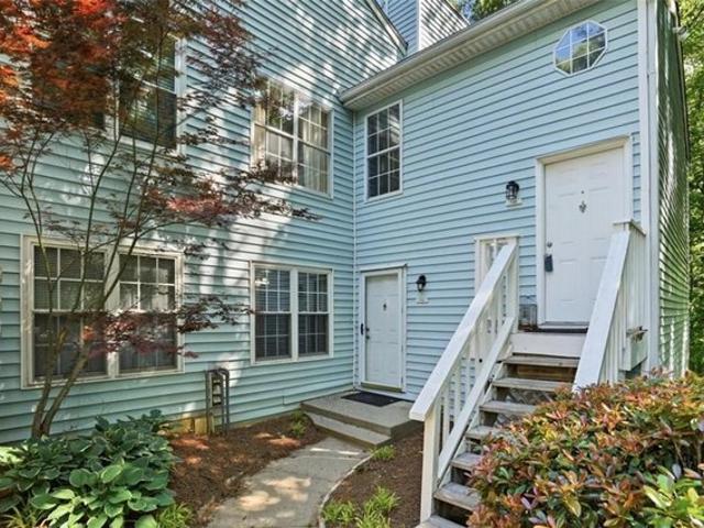 704 Glenleaf Dr, Peachtree Corners, GA 30092