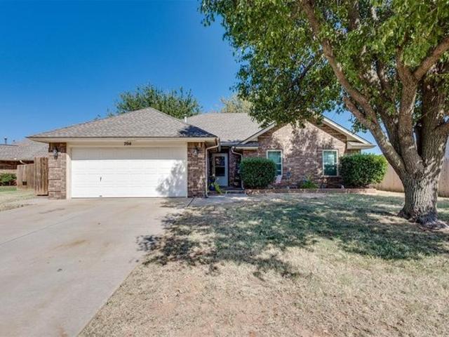 704 Gregg Ct, Yukon, OK 73099