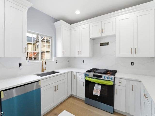 704 Green Ln