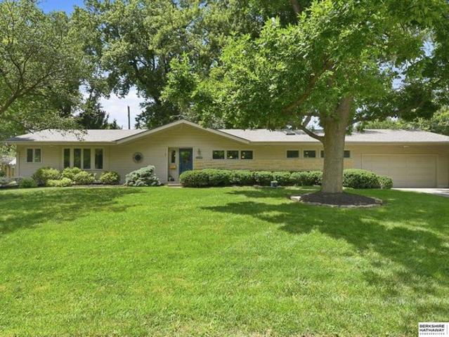 704 Dillon Dr, Omaha, NE 68132