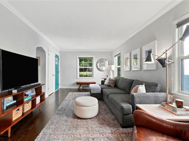 704 E 63rd Terrace