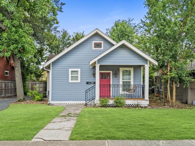 704 E 11th 1/2 Street