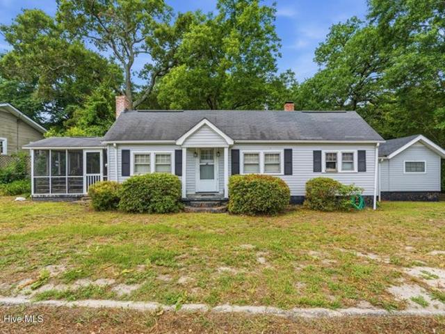 704 E Hamlet Ave, Hamlet, NC 28345