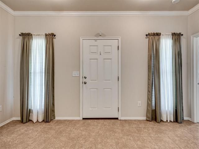 704 E Linden Lane