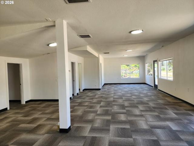 704 e main st